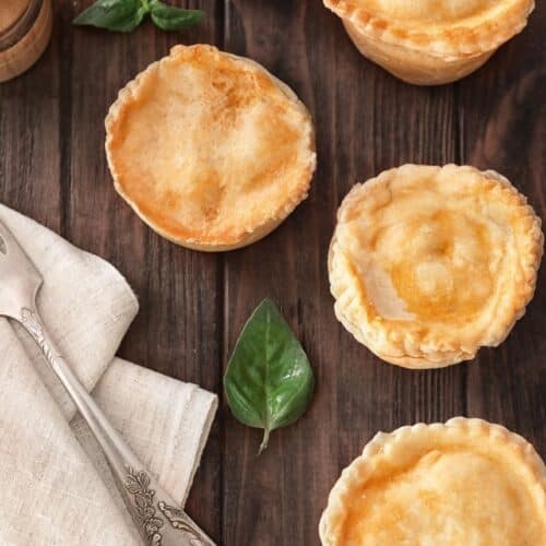 Heavenly Aussie Meat Pies: Mini Party Pies Recipe - MinceRecipes.info